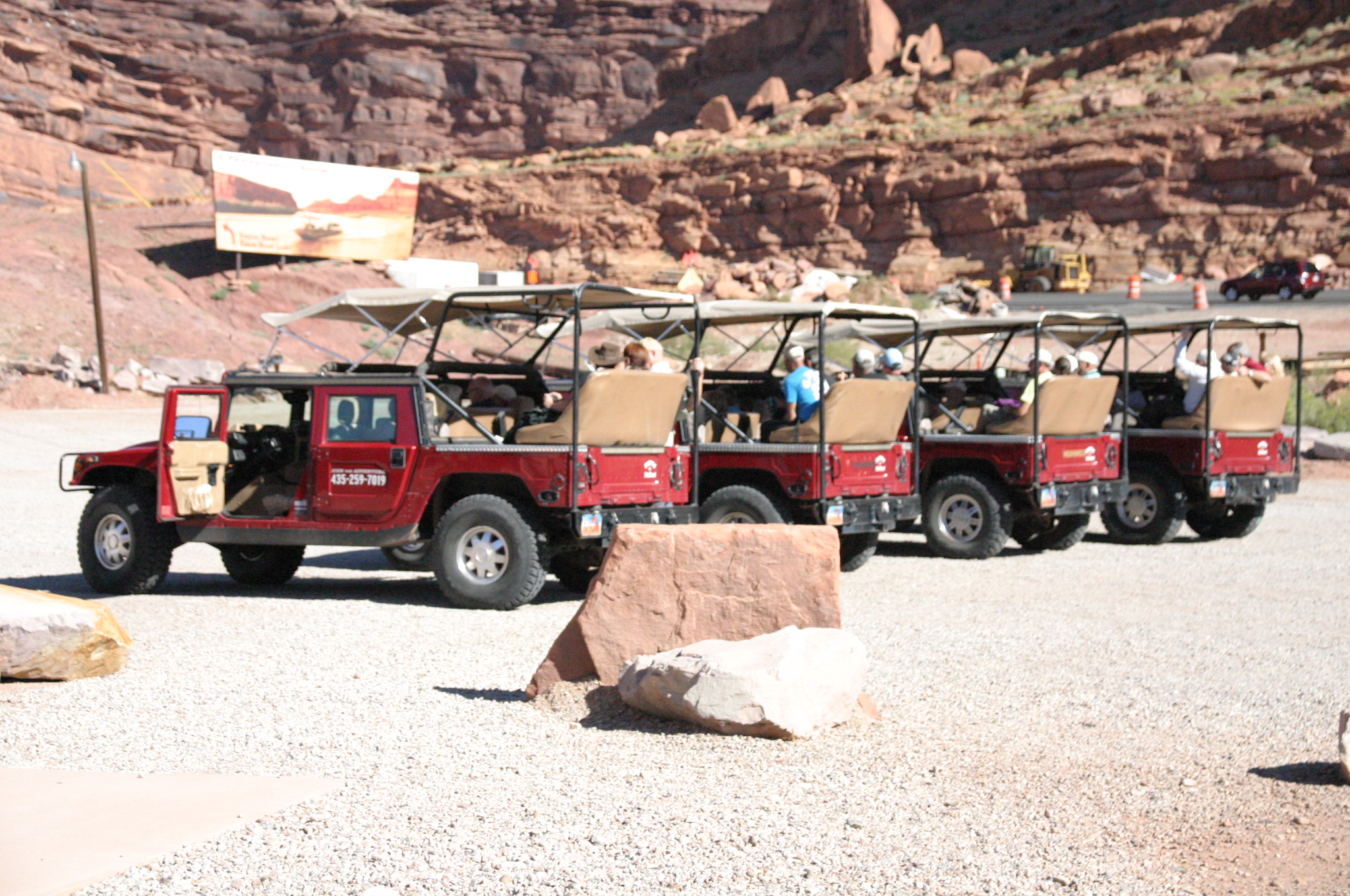 Hummer Tours - Canyonlands By Night & Day