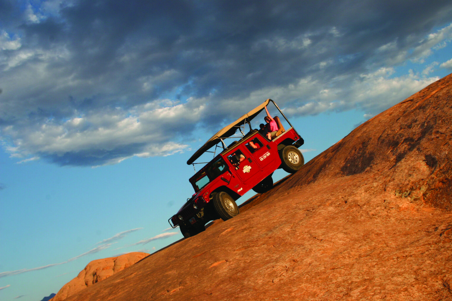 Hummer Tours - Canyonlands By Night & Day
